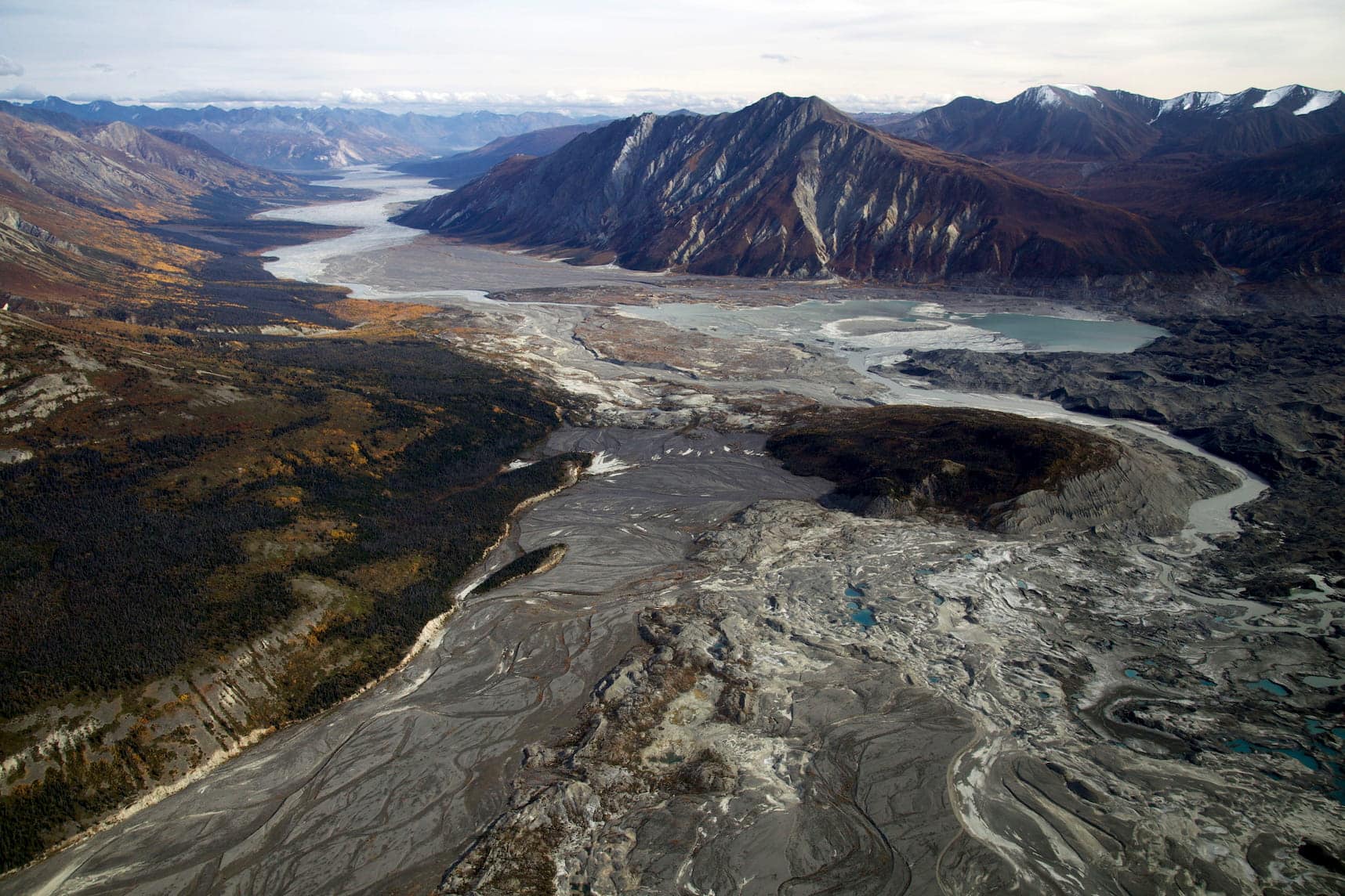 Exploring the source of the Alsek River | Nahanni River Adventures ...