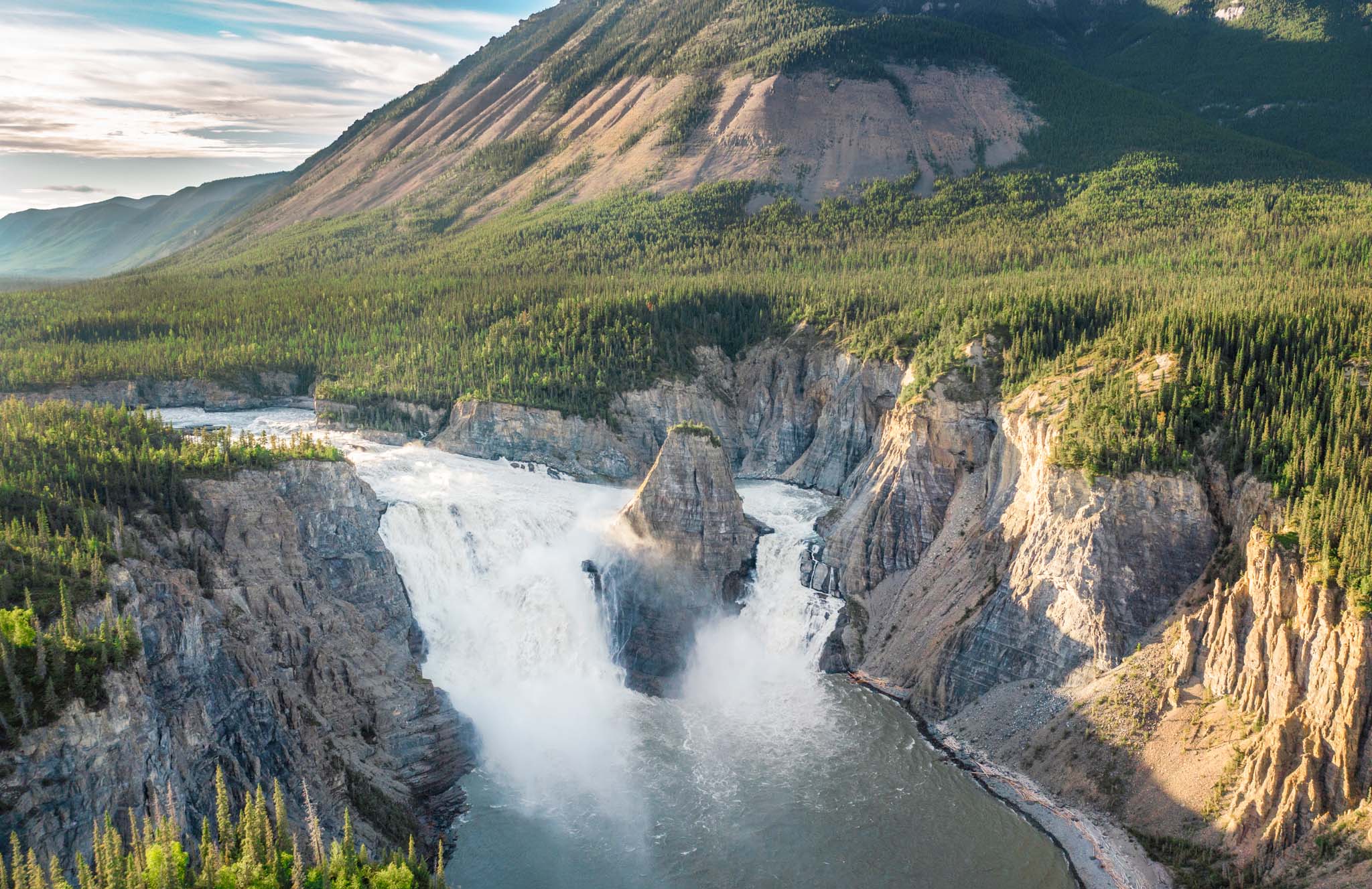 Nahanni River Rafting & Canoeing | Nahanni River Adventures